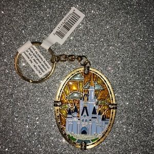 Disney | Accessories | New Disney Parks Disney World Castle Keychain ...
